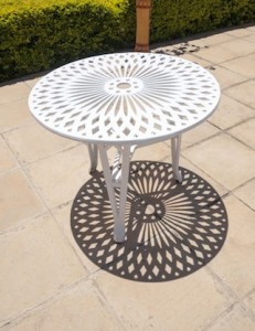 King Classic Table 85 cm | Outdoor Accent Table